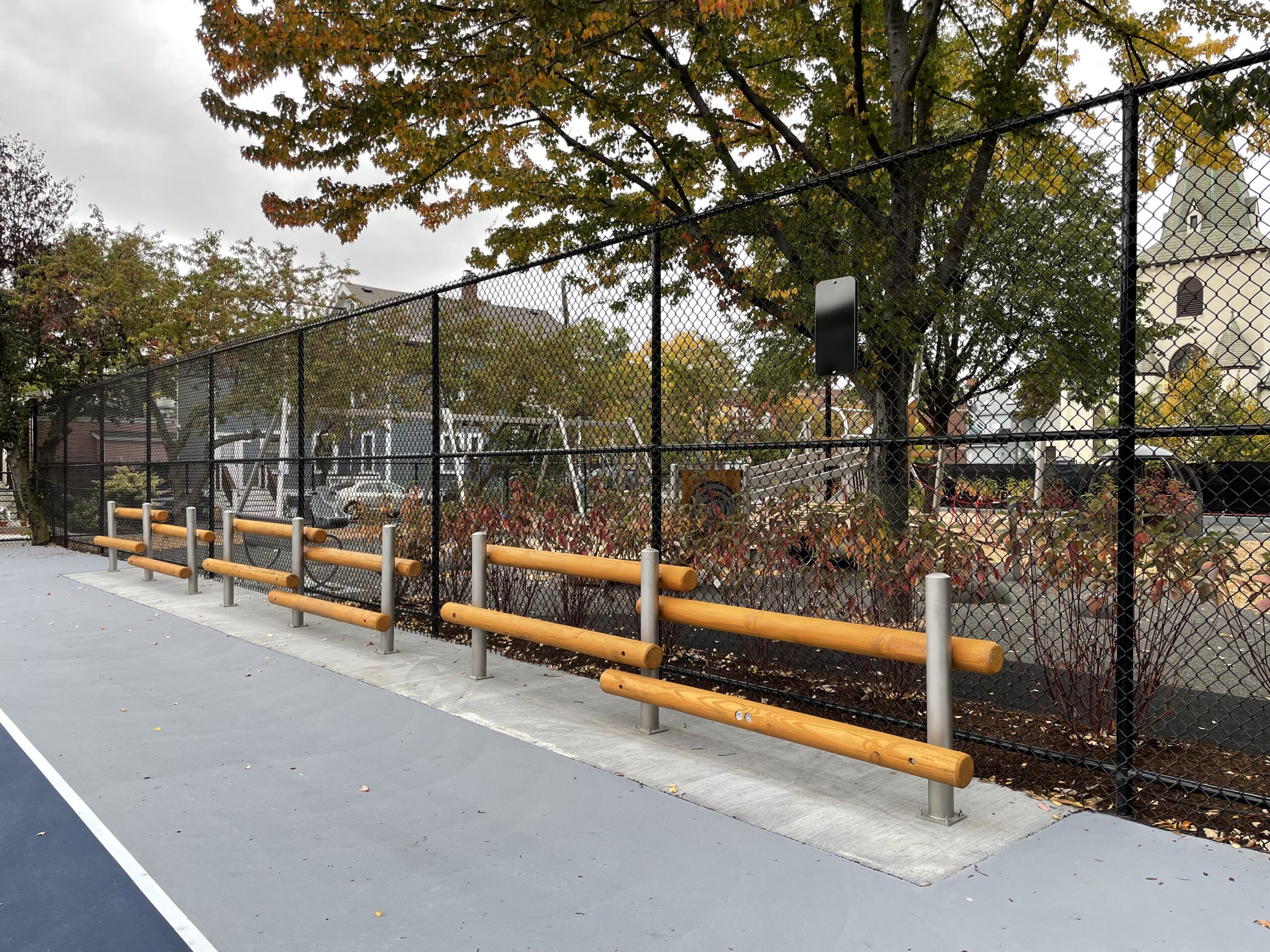 Wooden Log Bench - Goric Marketing Group USA, Inc.